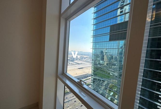 Rent in Duja Tower: Great Layout and Offer | Close to Metro | Vacant ...